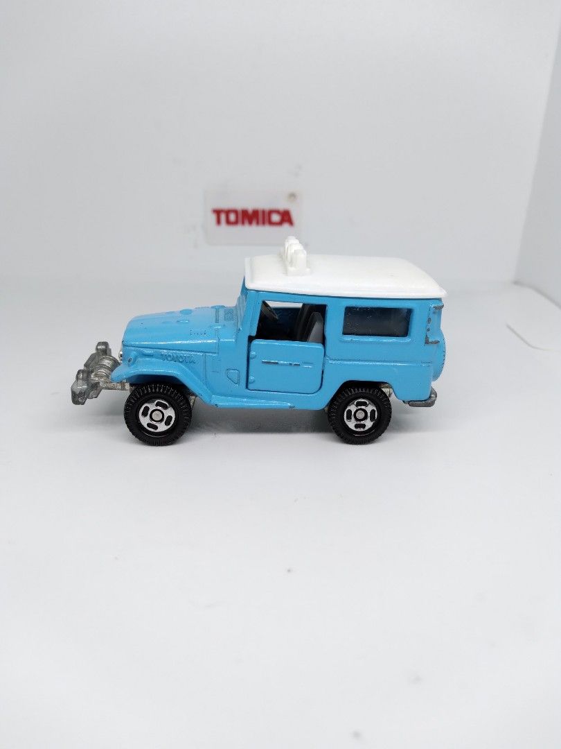 TOMICA - TOYOTA LAND CRUISER RM28 n RANGE ROVER RM25, Hobbies & Toys ...
