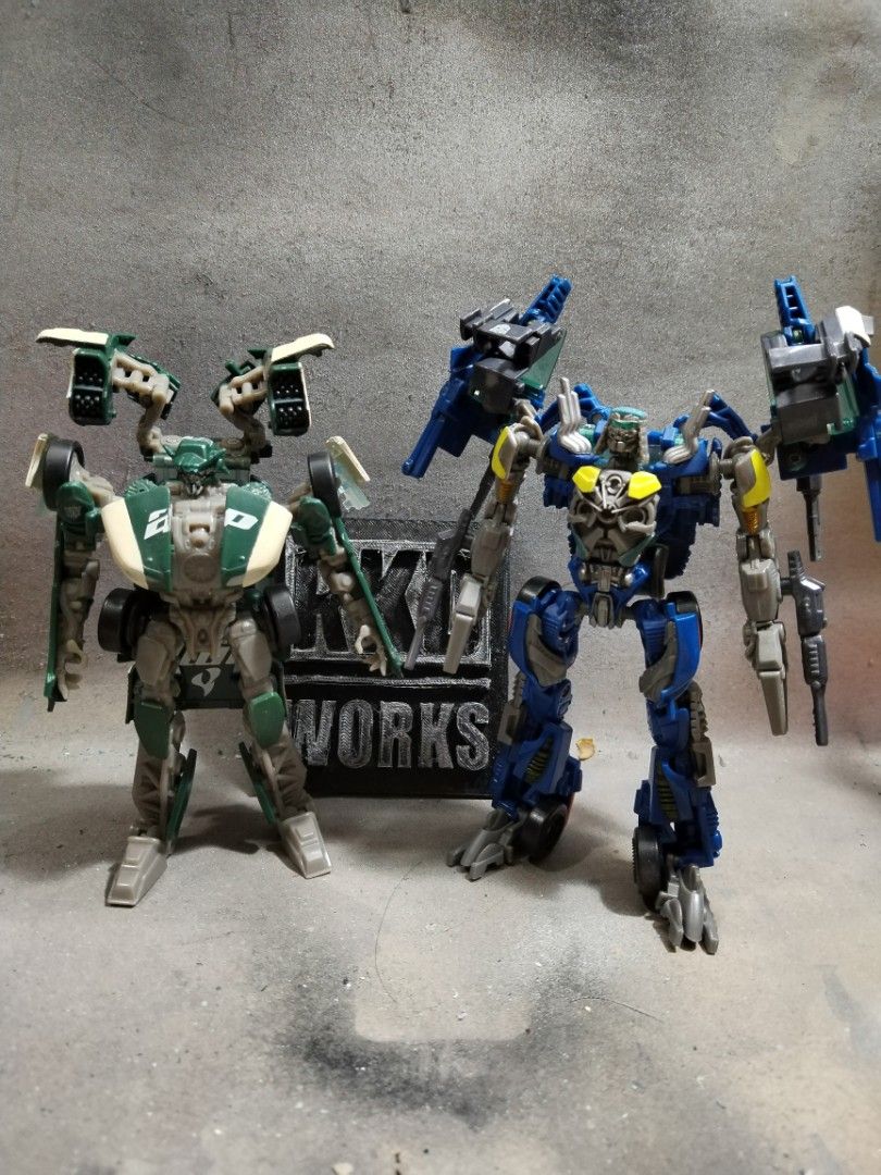 Transformers DOTM Deluxe Roadbuster and Topspin, Hobbies & Toys, Toys ...