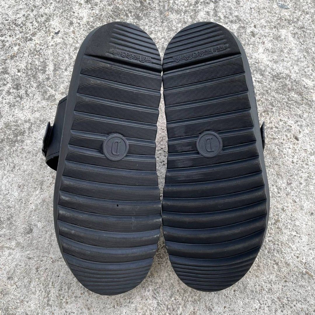 Califormia Sliper Ala-Ala Dr Martens Black (8UK) - RM110, Men's Fashion ...