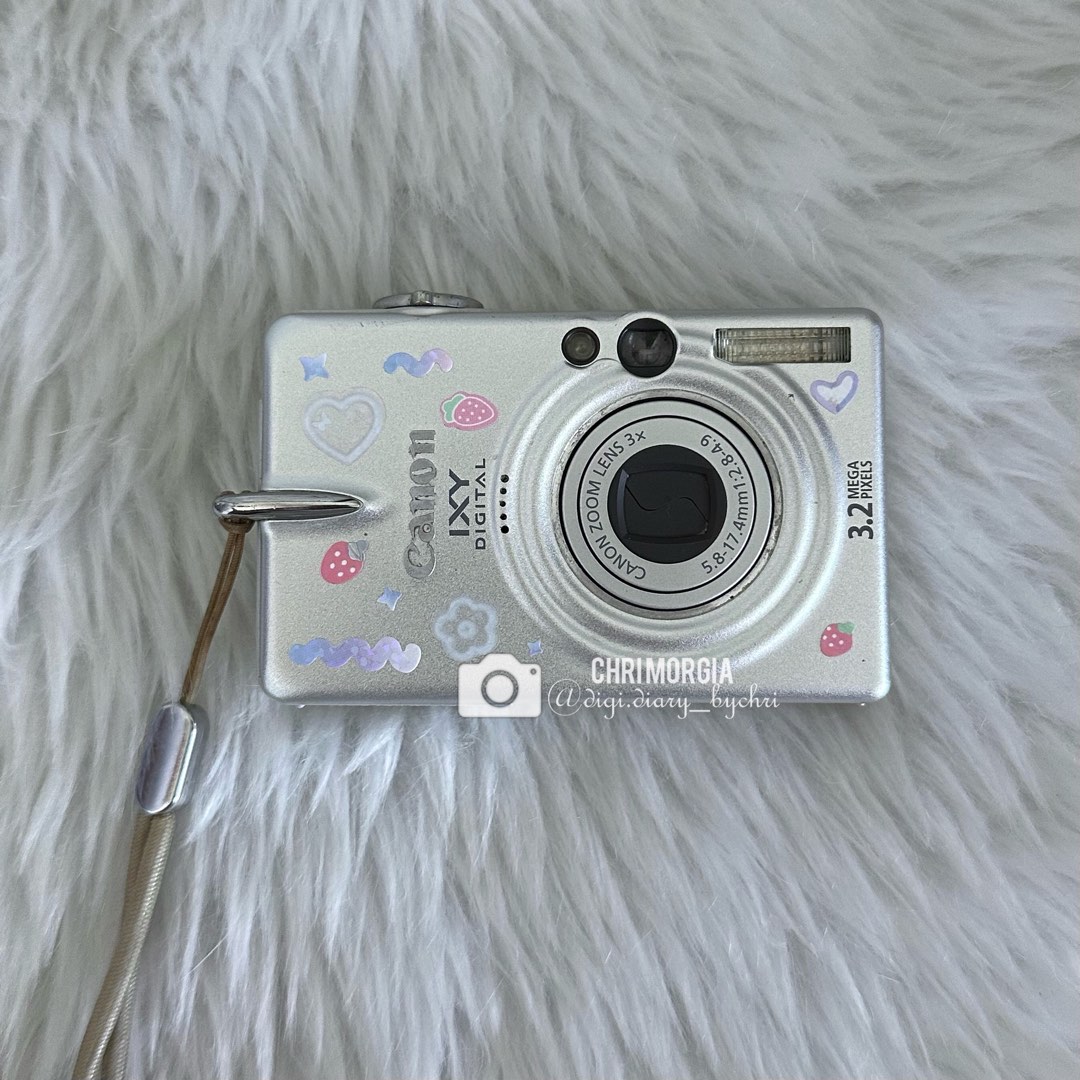 Canon IXY 40 Digital Camera, Photography, Cameras on Carousell
