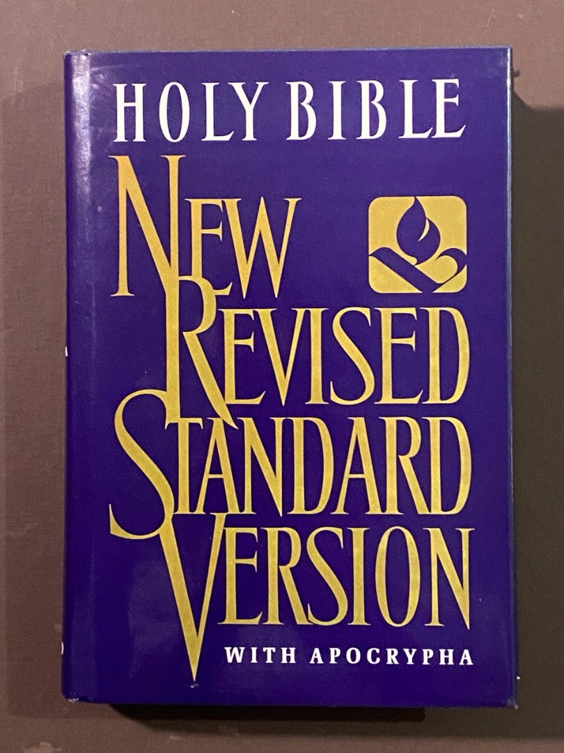Holy Bible in New Revised Standard Version (NRSV), Hobbies & Toys ...