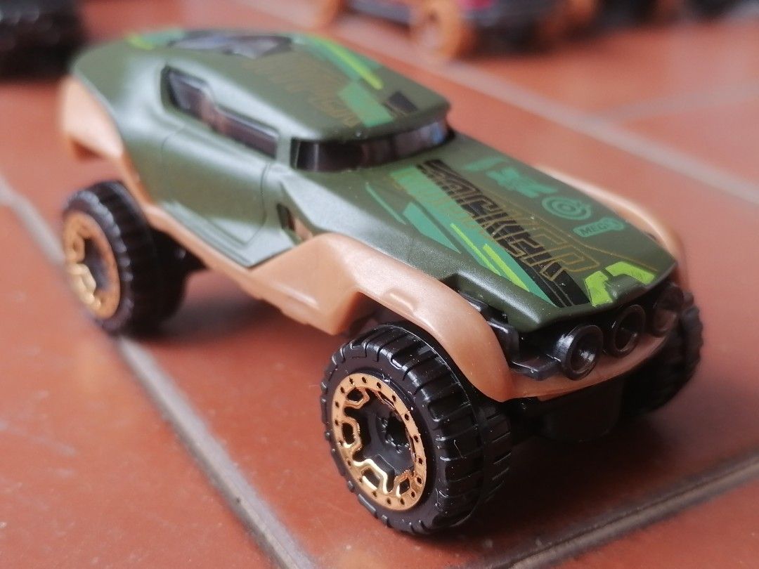 Hot Wheels 2023 Remote Adventure 5-Pack Hyper Rocker - Dark Green ...