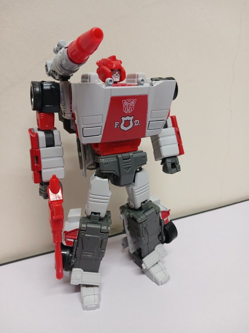 (KO) TRANSFORMERS MASTERPIECE RED ALERT MP-44+ BIB, Hobbies & Toys ...