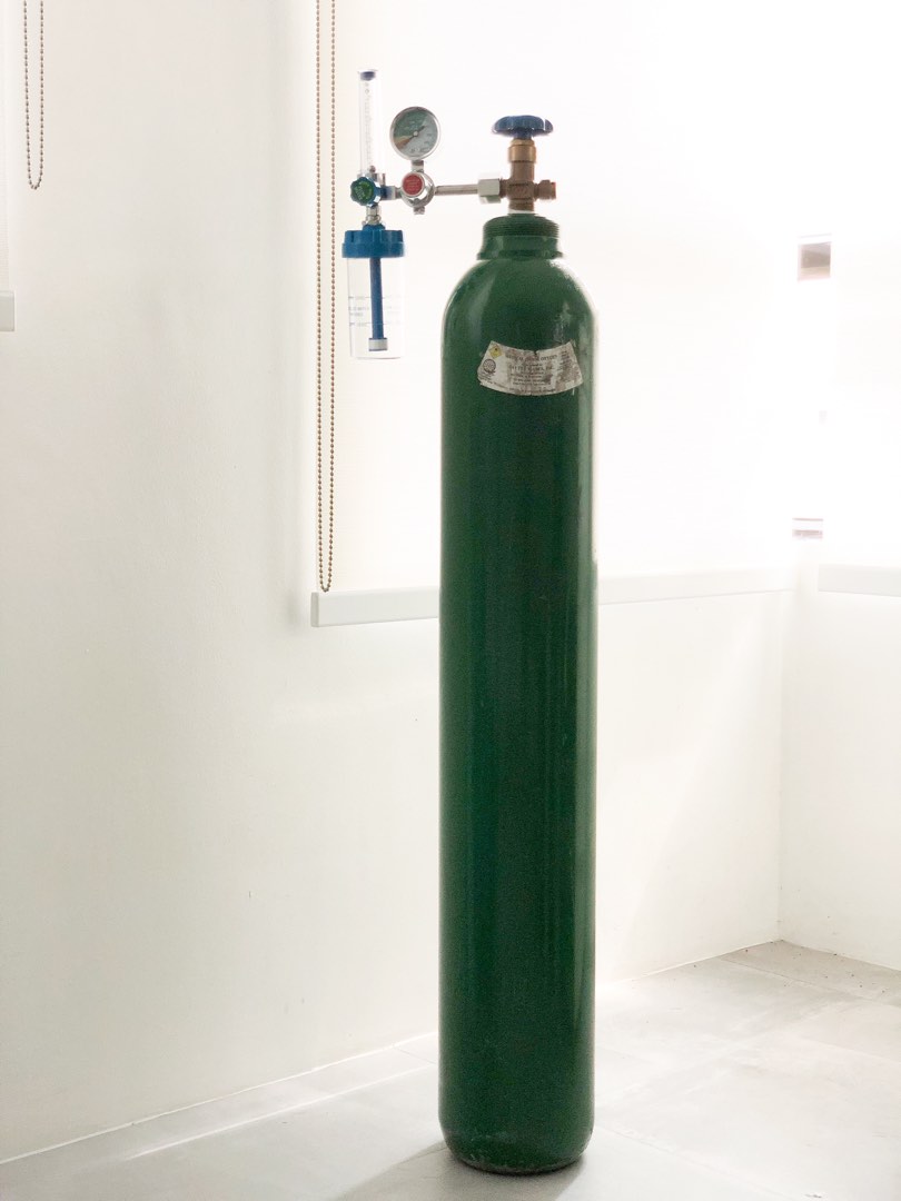 Medical Depot 20 Lbs Oxygen Tank with Oxygen Regulator, Health ...