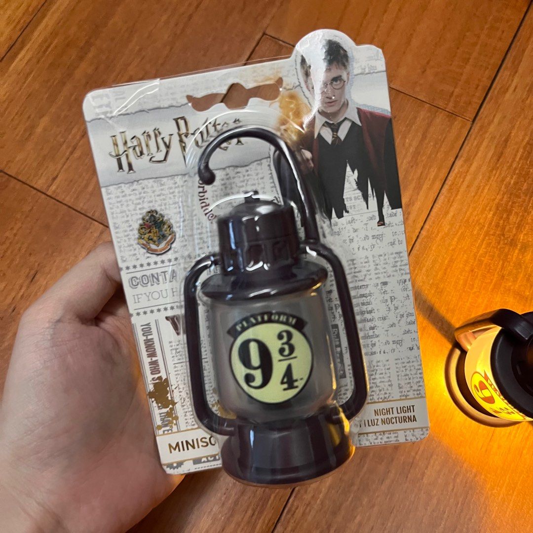 Miniso x Harry Potter Lantern Night Light (Purple) - Platform 9 3/4 ...