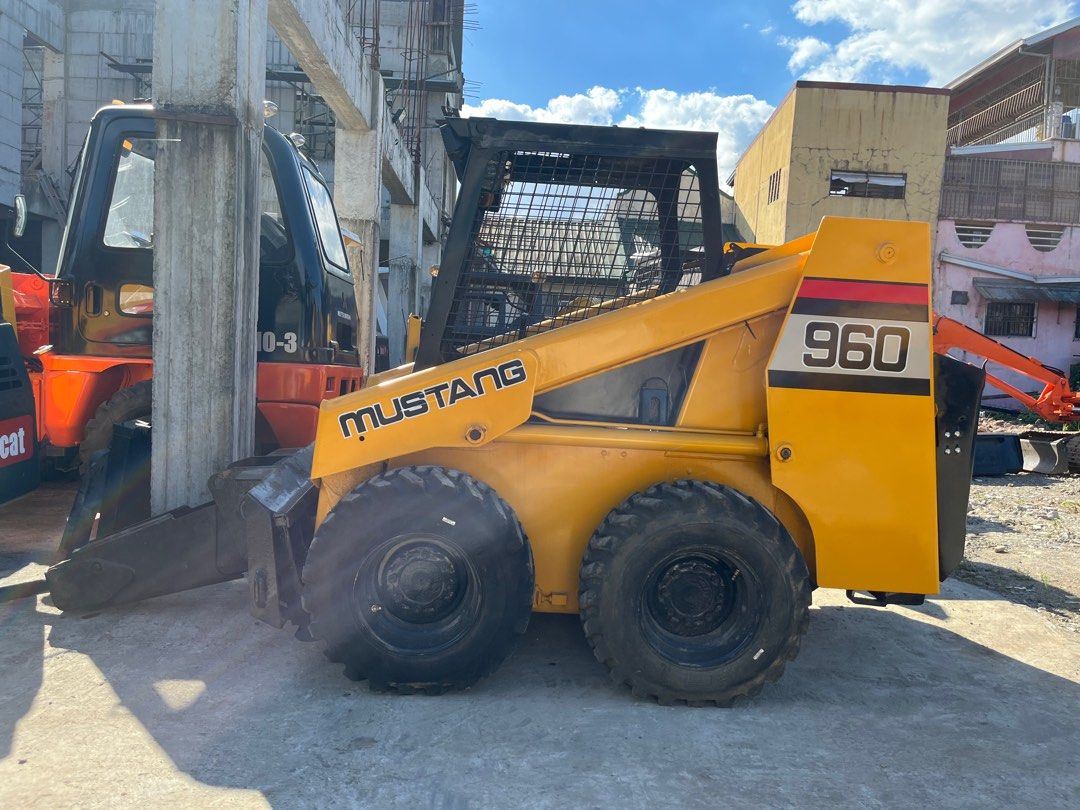 2 in 1 Mustang skid steer loader and demolition breaker same as bobcat ...