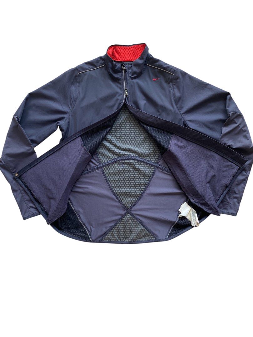 Nike sphere react technical jacket, Fesyen Pria, Pakaian , Atasan di ...