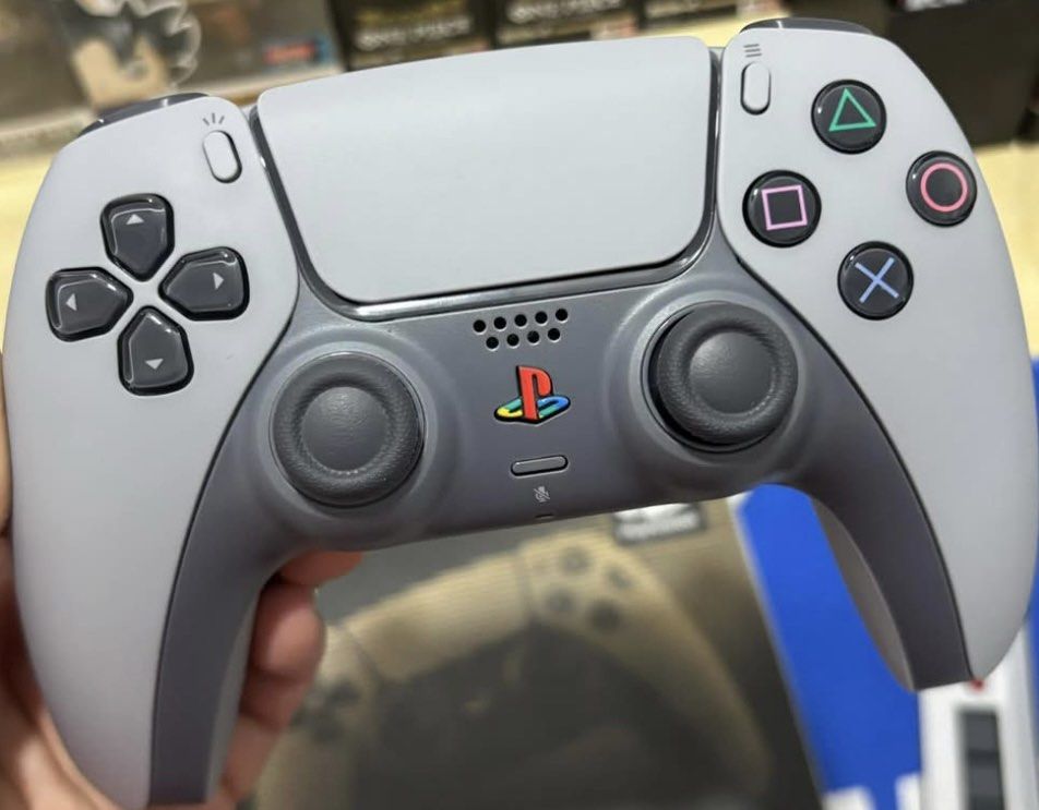 Ps5 30th anniversary dualsense ds5, Video Gaming, Gaming Accessories, Controllers on Carousell