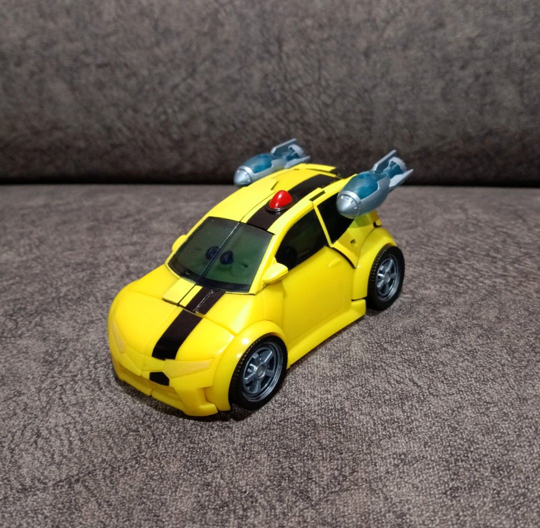 Transformers Animated Autobot Bumblebee, Hobbies & Toys, Toys & Games ...