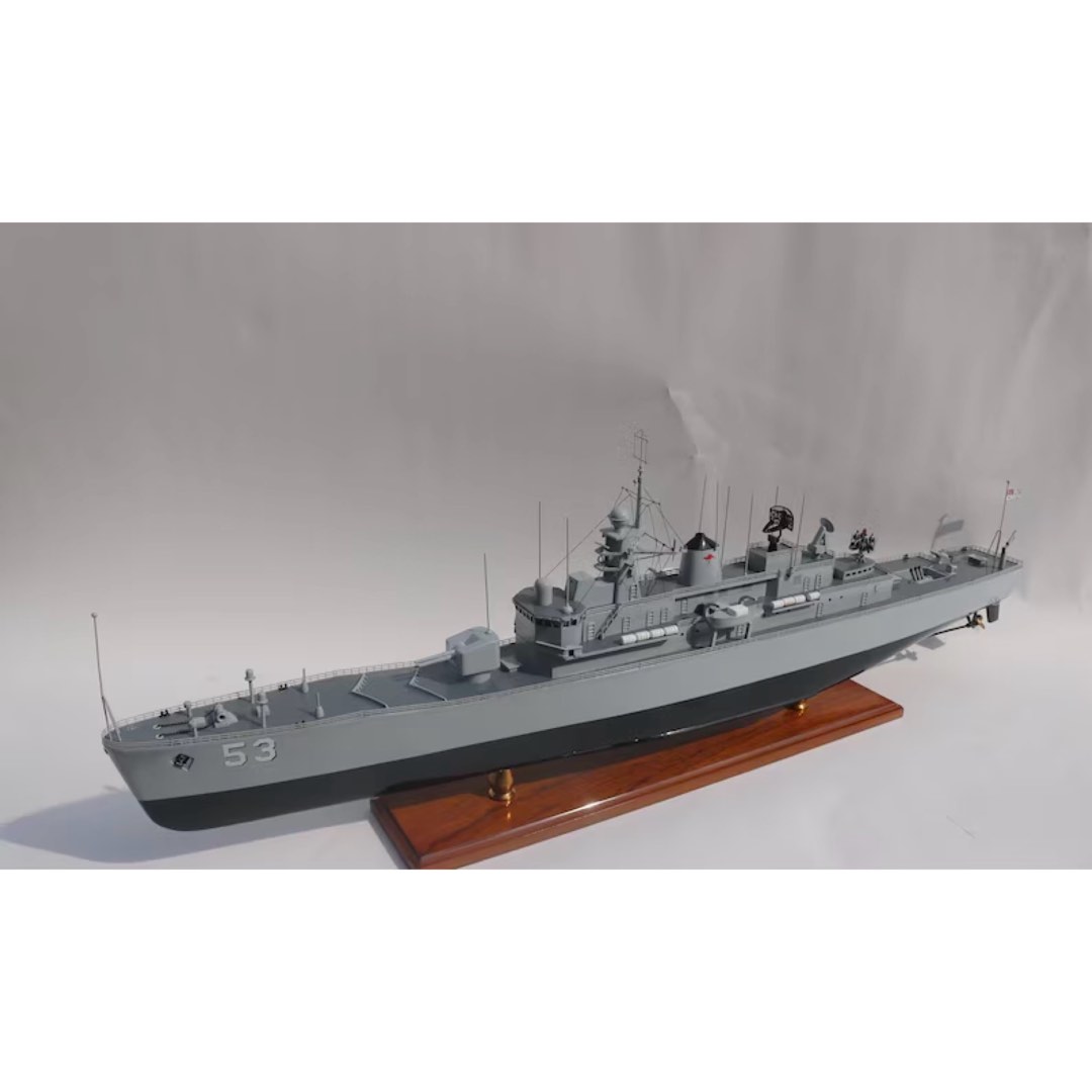 100cm HMAS Torrens (DE 53) Model Ship Battleship, Hobbies & Toys, Toys ...
