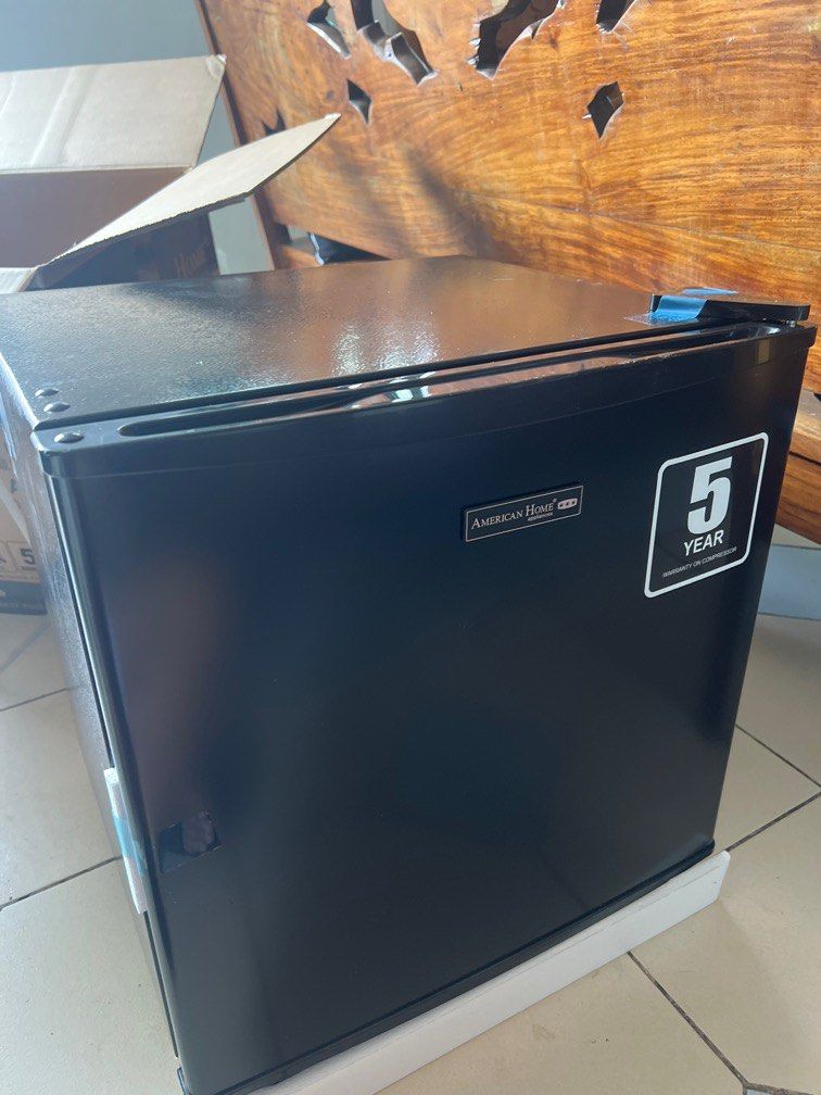 Brand New Black American Home Bar Refrigerator Mini Fridge with Freezer ...