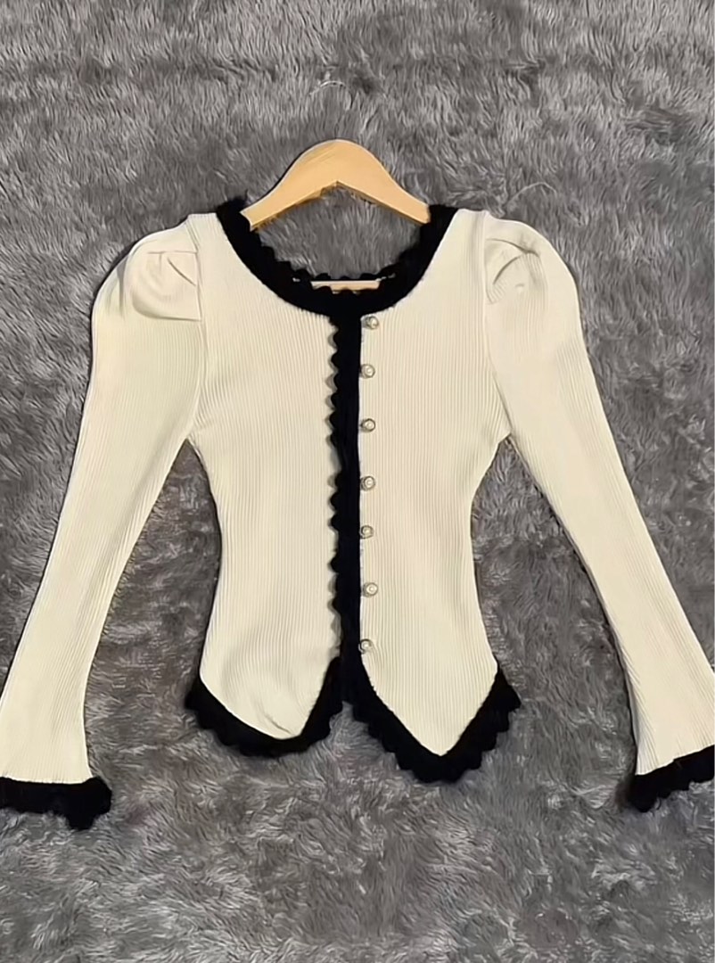 Atasan Wanita Panjang Flare Knit Korea Top (Barang NEW), Fesyen Wanita ...