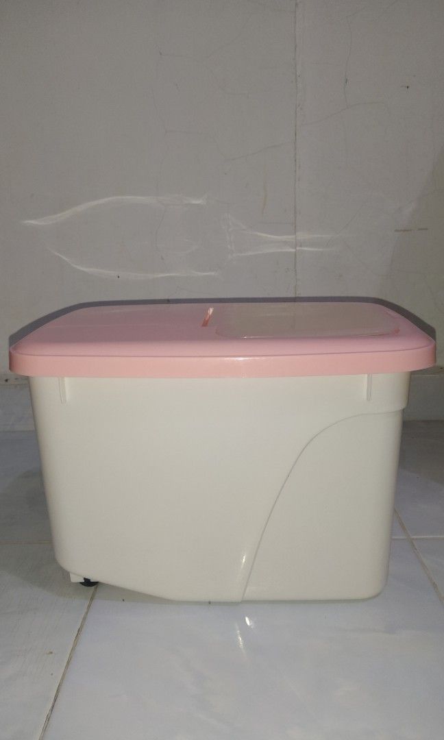 Bekas simpan makanan kucing // Pet food storage dispenser container box ...
