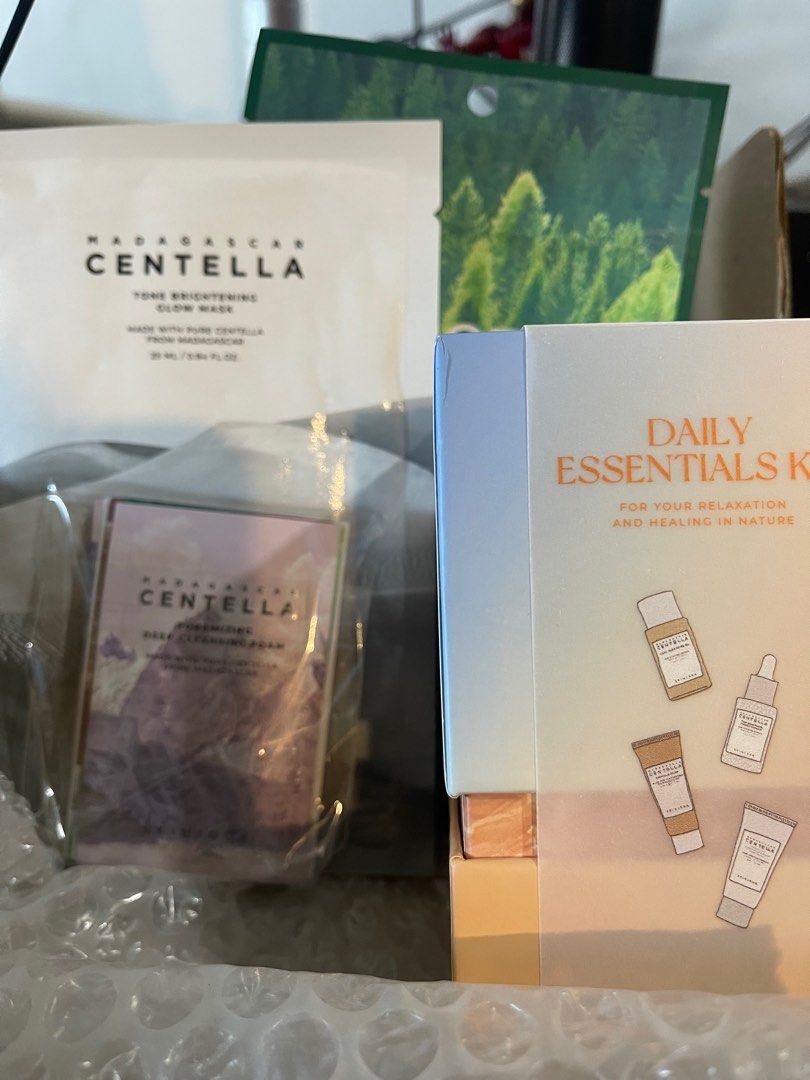 Daily Essentials Kit (SKIN1004) comes with 1 mask & spot cover patch ...