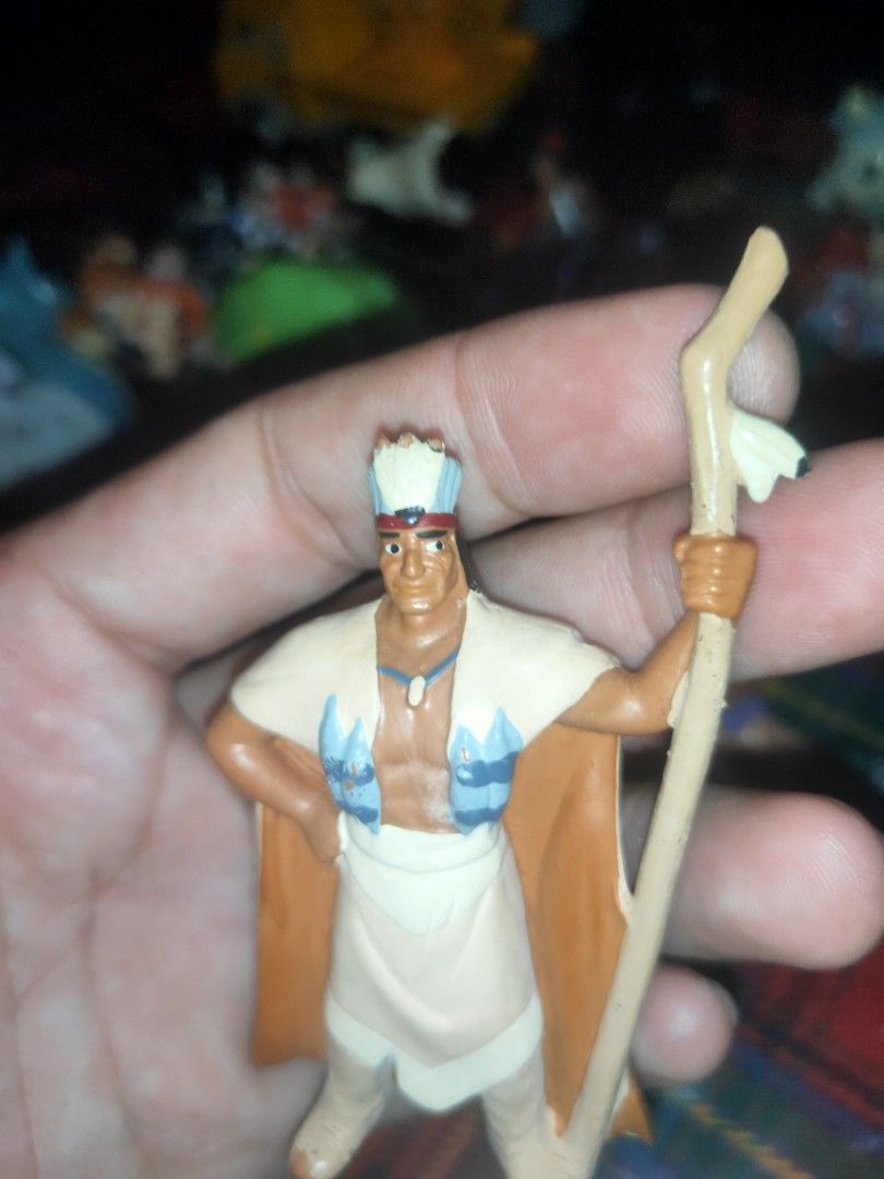 Disney Bullyland Pocahontas Chief Powhatan Figure Hobbies And Toys Toys