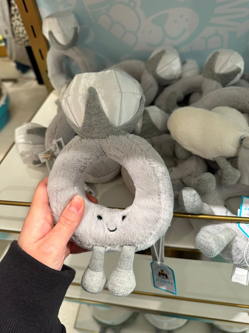 Jellycat Amuseable Diamond Ring, 興趣及遊戲, 玩具 & 遊戲類 - Carousell