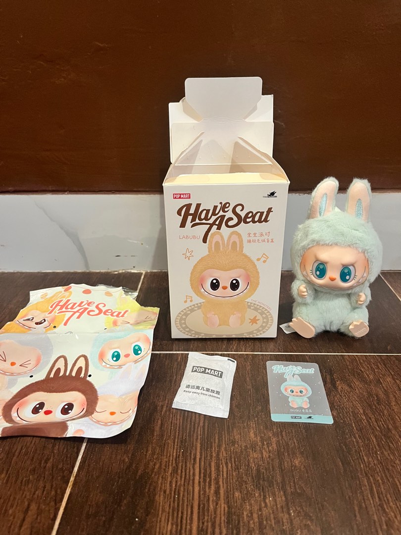 Labubu ori v2, Toys & Collectibles, Lainnya di Carousell