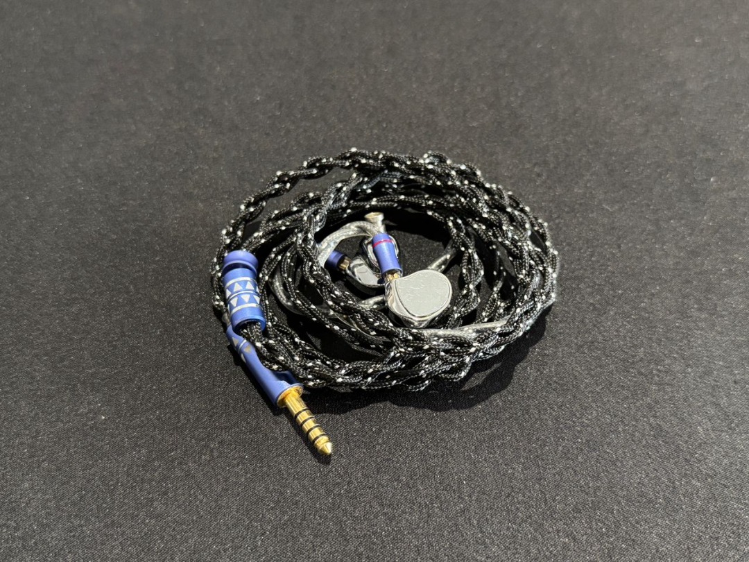 MiM Audio Dark Magician RV Single Dynamic, Audio, Earphones on Carousell