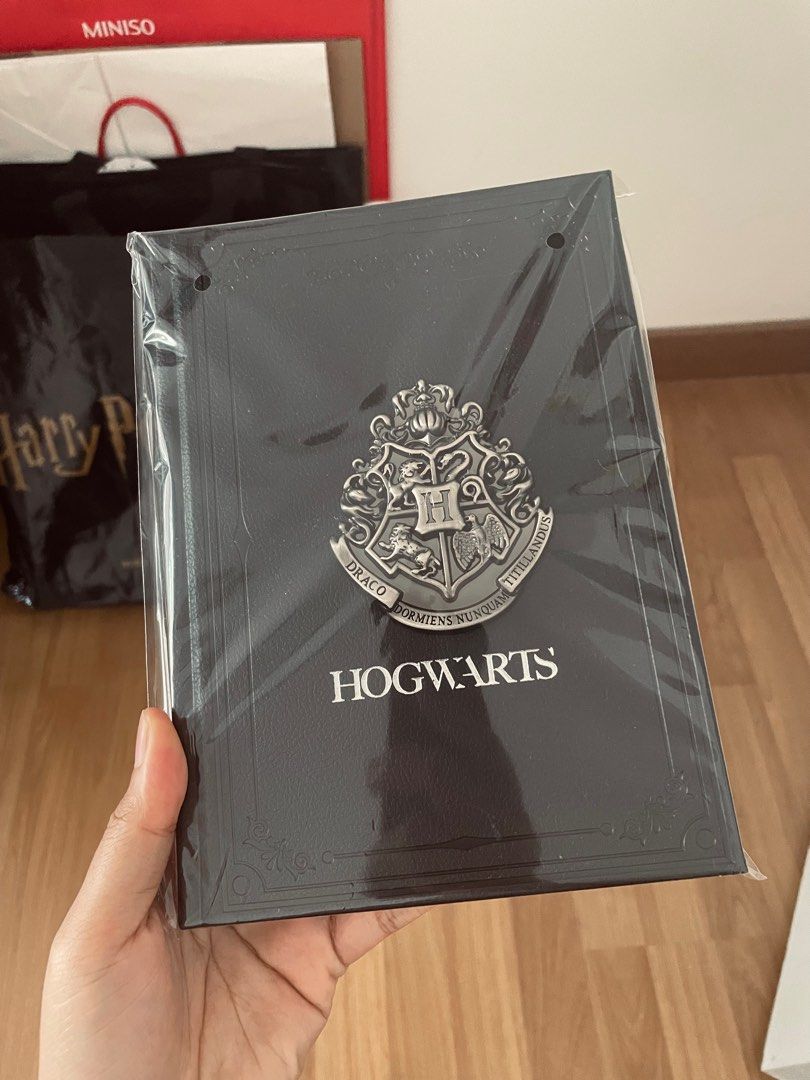 [Miniso x Harry Poter] Hogwarts Crest Notebook, Hobbies & Toys ...