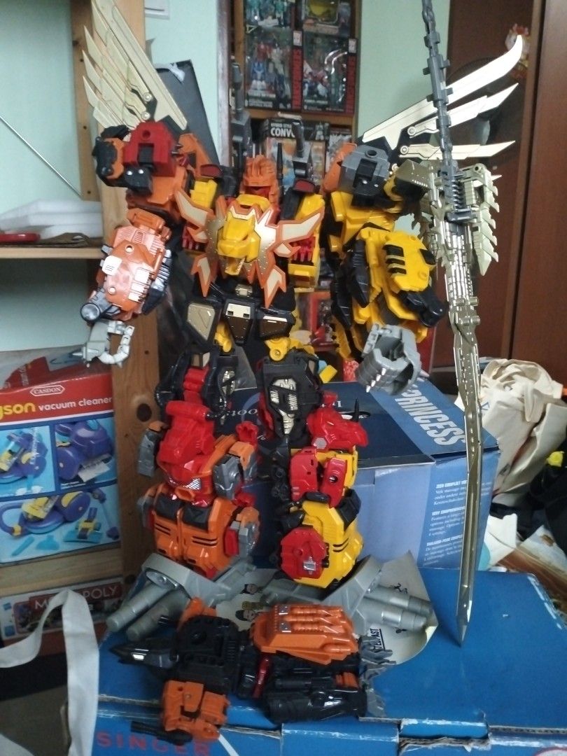 Transformers Oversize predaking, Hobbies & Toys, Toys & Games on Carousell