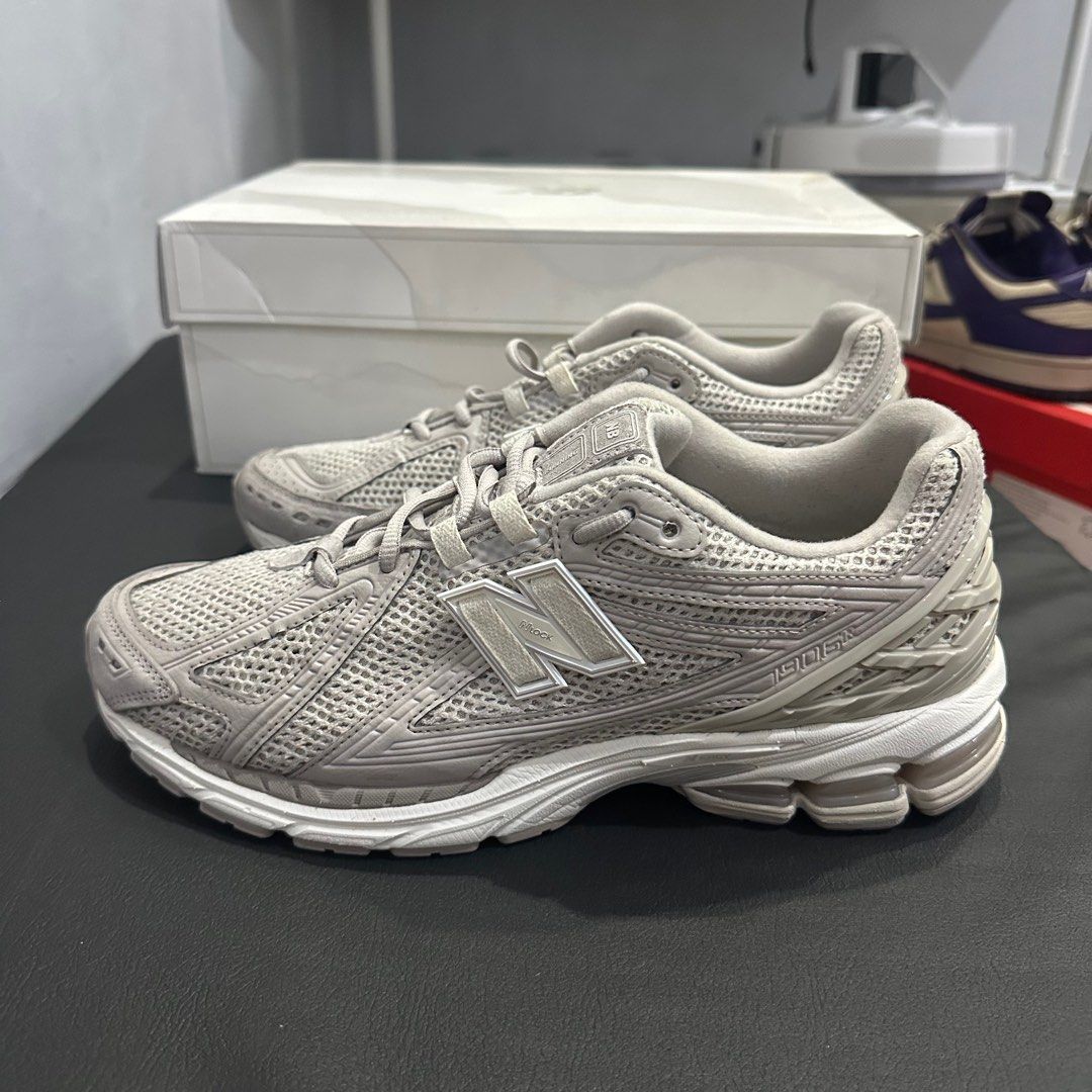 Sepatu New Balance 1906R Edisi Khusus Grey Day 2024 ATMOS Not Nike ...