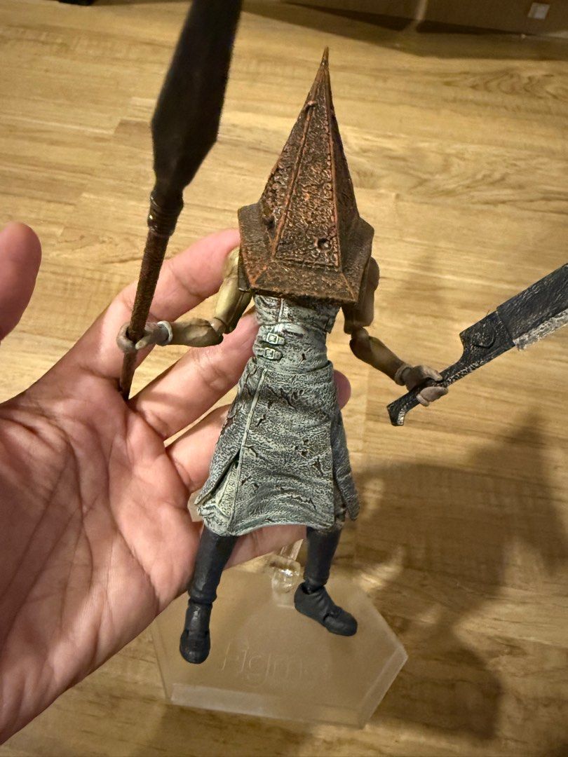 Silent Hill 2 figure - Figma Red Pyramid Thing, Hobbies & Toys ...