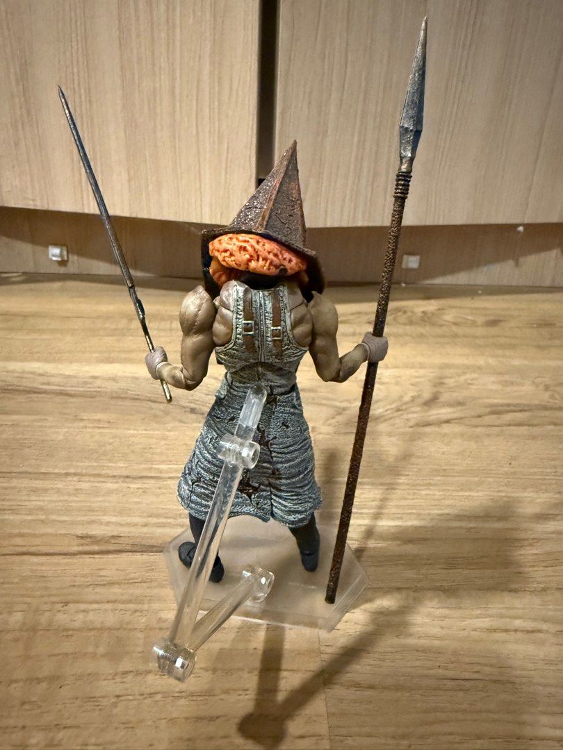 Silent Hill 2 figure - Figma Red Pyramid Thing, Hobbies & Toys ...