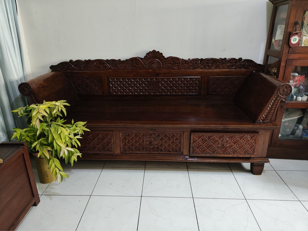 Sofa Jati Ukir dengan laci, Antik, Furnitur di Carousell
