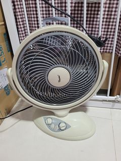 Table fan, Furniture & Home Living, Lighting & Fans, Fans on Carousell