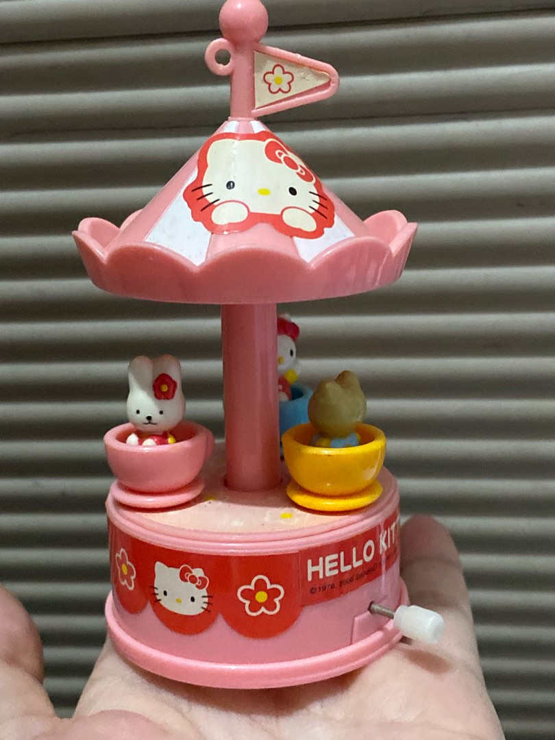 Vintage Sanrio 2000 Hello kitty Carousel wind up toy 450, Hobbies ...
