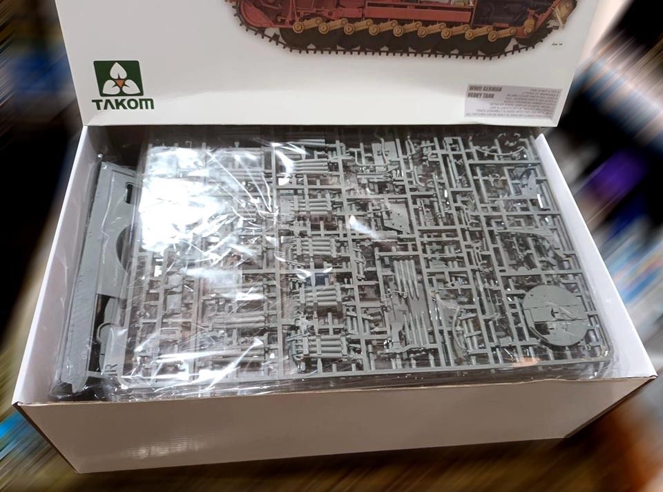 【拼裝模型_戰車】1:35 1/35 三花 TAKOM 2045 虎王坦克亨舍爾炮塔 附防磁裝甲全內構, 興趣及遊戲, 玩具 & 遊戲類 ...