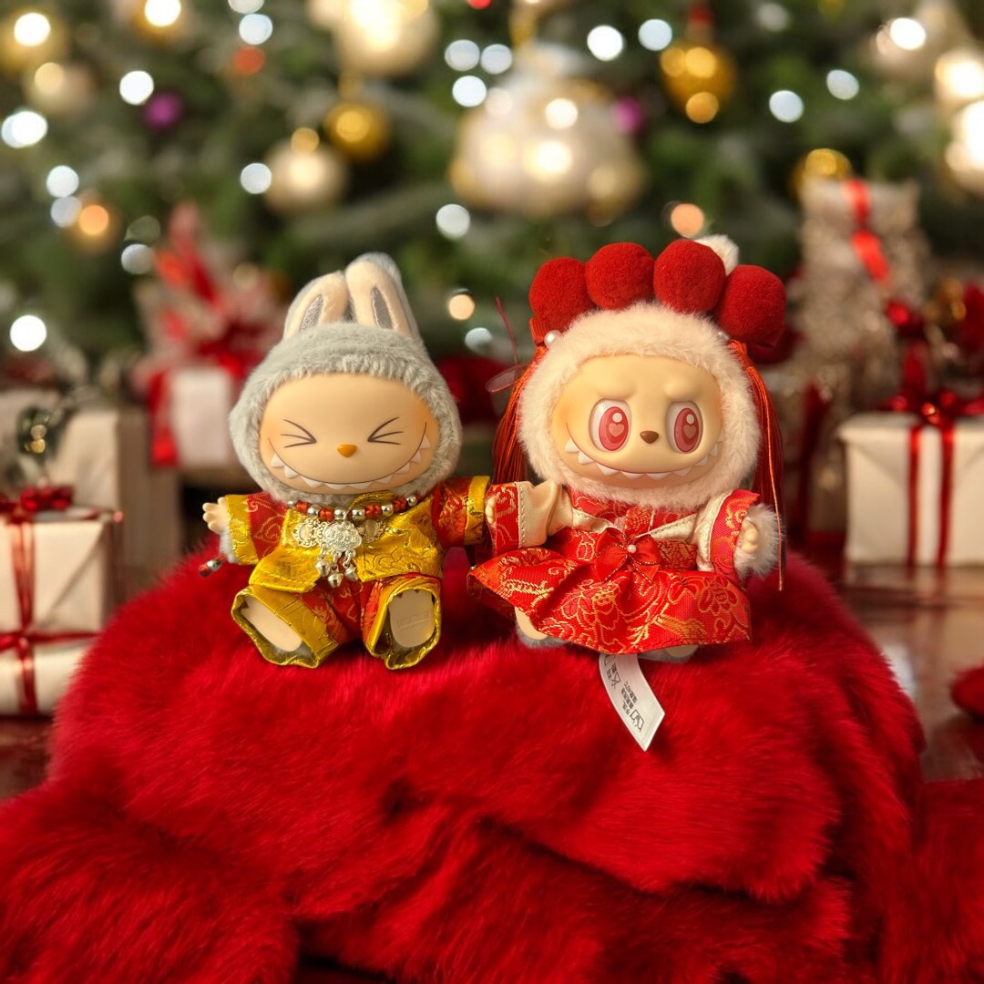 Authentic Labubu set / Christmas / lunar new year with Labubu v1/v2 ...