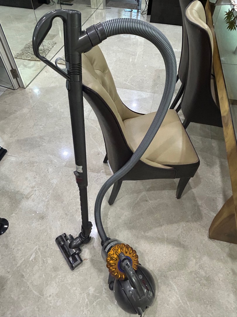 Dyson DC47 Canister Vacuum, TV & Home Appliances, Vacuum Cleaner ...