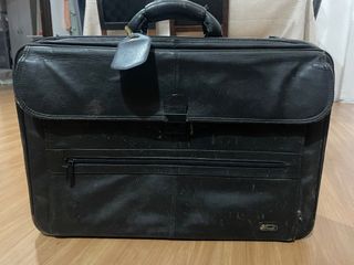 Hit Italian Made Leather Vintage Briefcase, Men's Fashion, Bags ...
