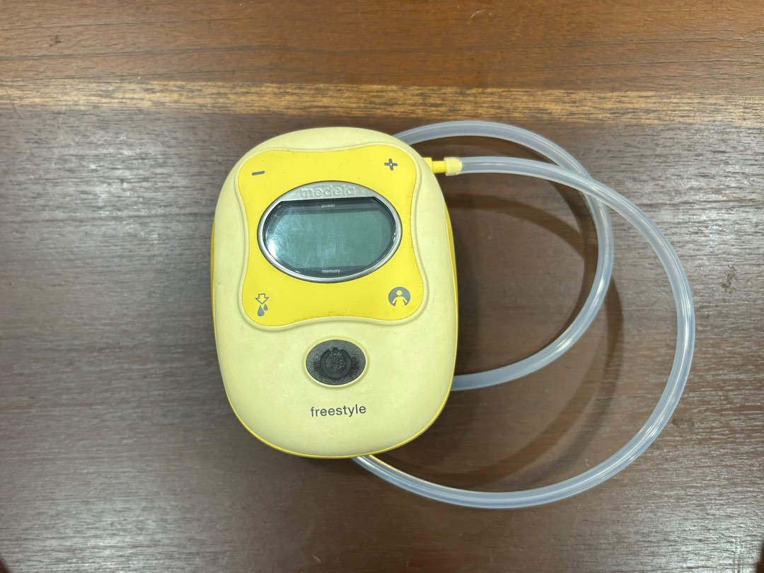 Medela Freestyle portable breastpump, Babies & Kids, Maternity Care on ...