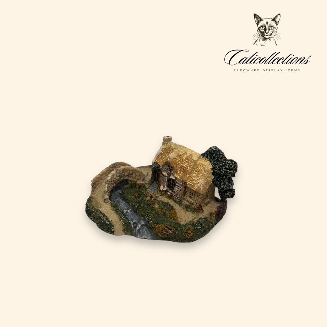 Miniature House with River, Hobbies & Toys, Memorabilia & Collectibles ...