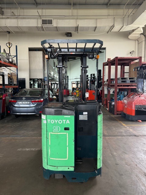 Toyota Reach Truck 900kg, Cars, Other Vehicles on Carousell