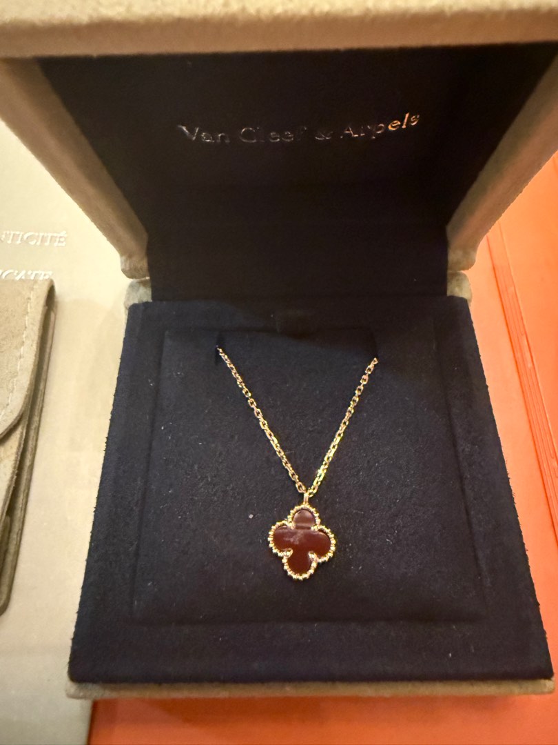 Mini Van Cleef & Arpels full set, 女裝, 飾物及配件, 頸鍊 - Carousell