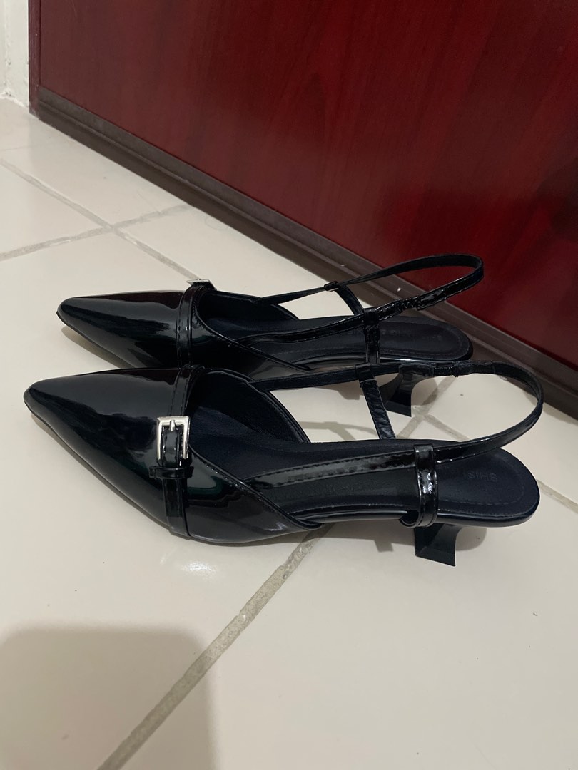 Black Kitten Heels 2 inches, Women's Fashion, Footwear, Heels on Carousell