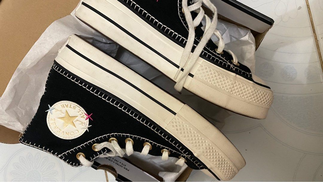 Converse Chuck Taylor All Star Lift, Fesyen Wanita, Sepatu di Carousell