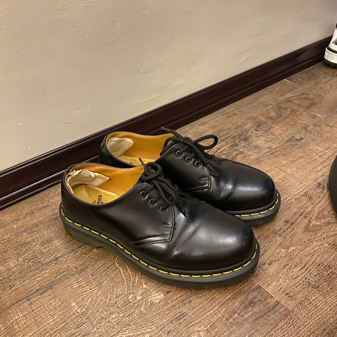 Dr Martens 1461 UK4, Men's Fashion, Footwear, Casual Shoes on Carousell