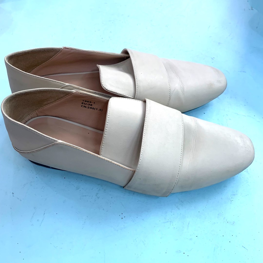 Korea Cream Lofers, Women's Fashion, Footwear, Loafers on Carousell