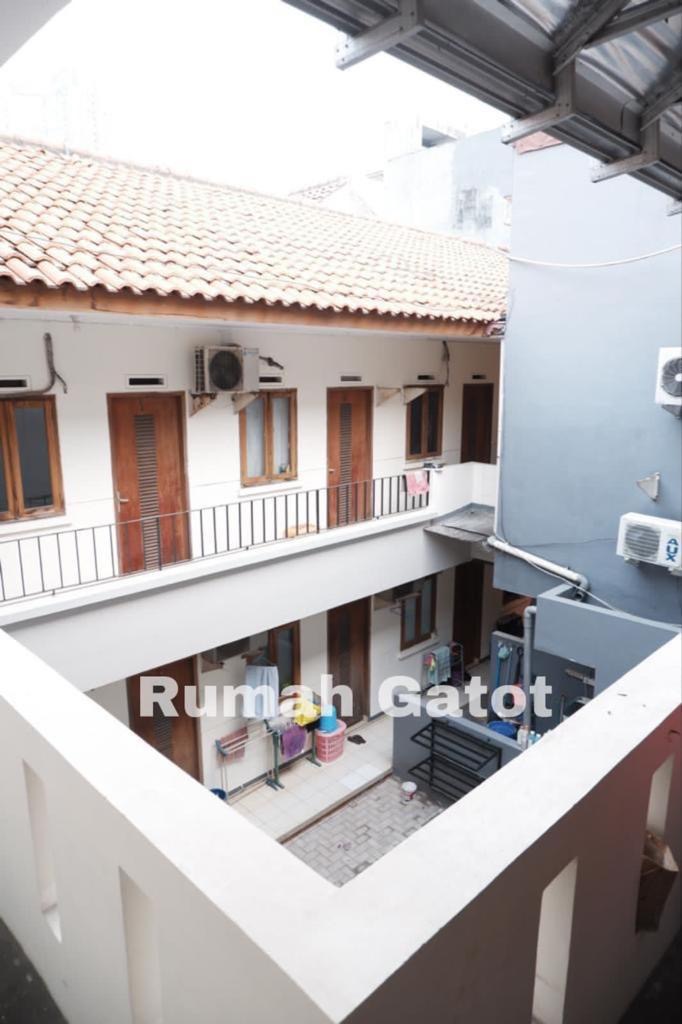 Kost Kostan 28 Kamar Full Area Mega Kuningan, 1 Km Ke Area Mega ...