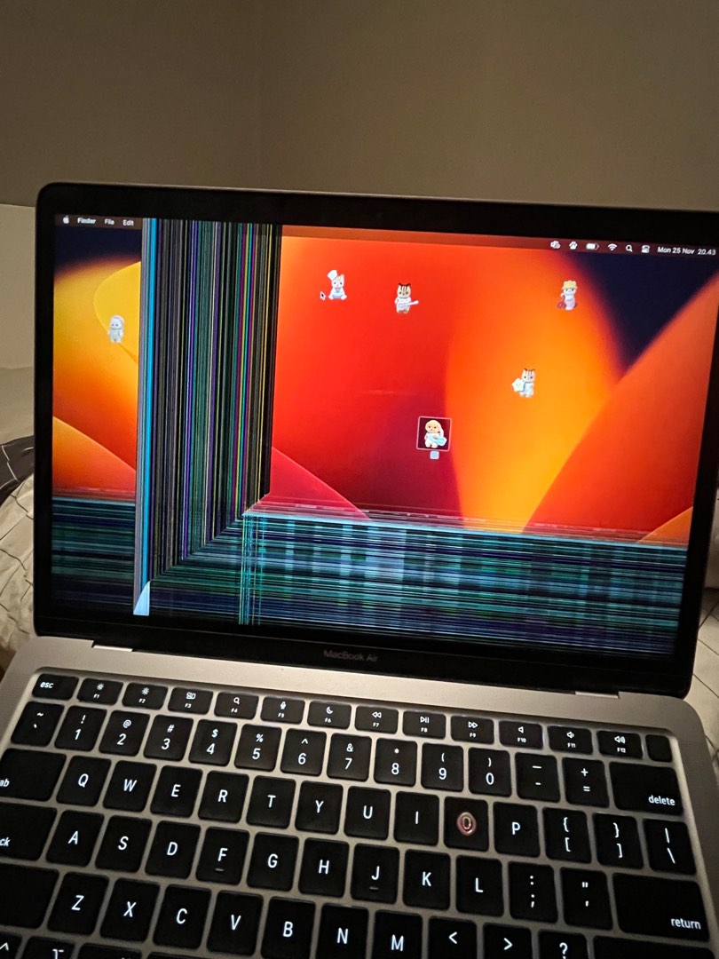 macbook air LCD RUSAK m1 2020, Elektronik, Komputer, Laptop di Carousell