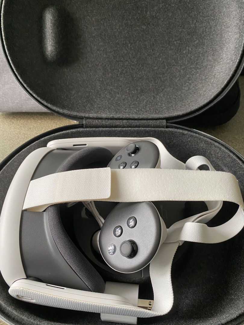 Meta Quest 3 (128GB) with Elite Strap and Meta Quest Carrying Case ...