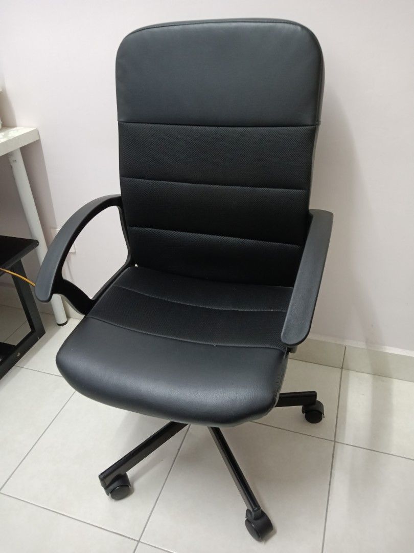 Ikea Renberget Swivel Chair, Furniture & Home Living, Furniture, Chairs ...