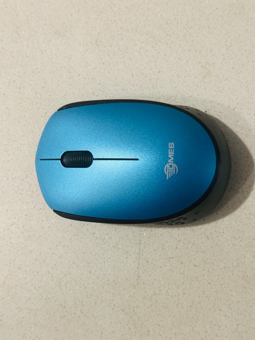 Wireless mouse with free battery DMES, Computers & Tech, Parts ...