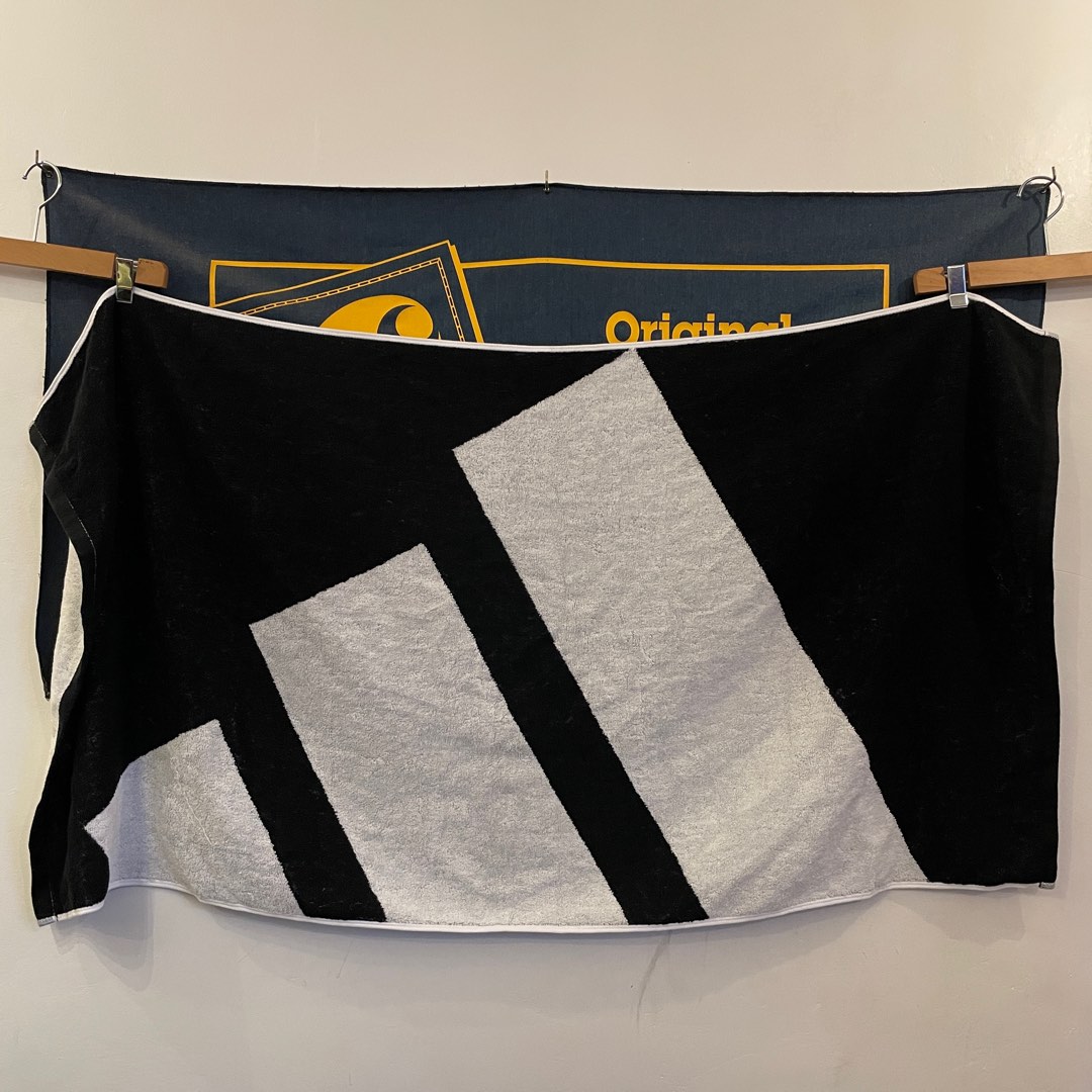 Adidas Runners Towel - Seoul, Men's Fashion, Activewear on Carousell