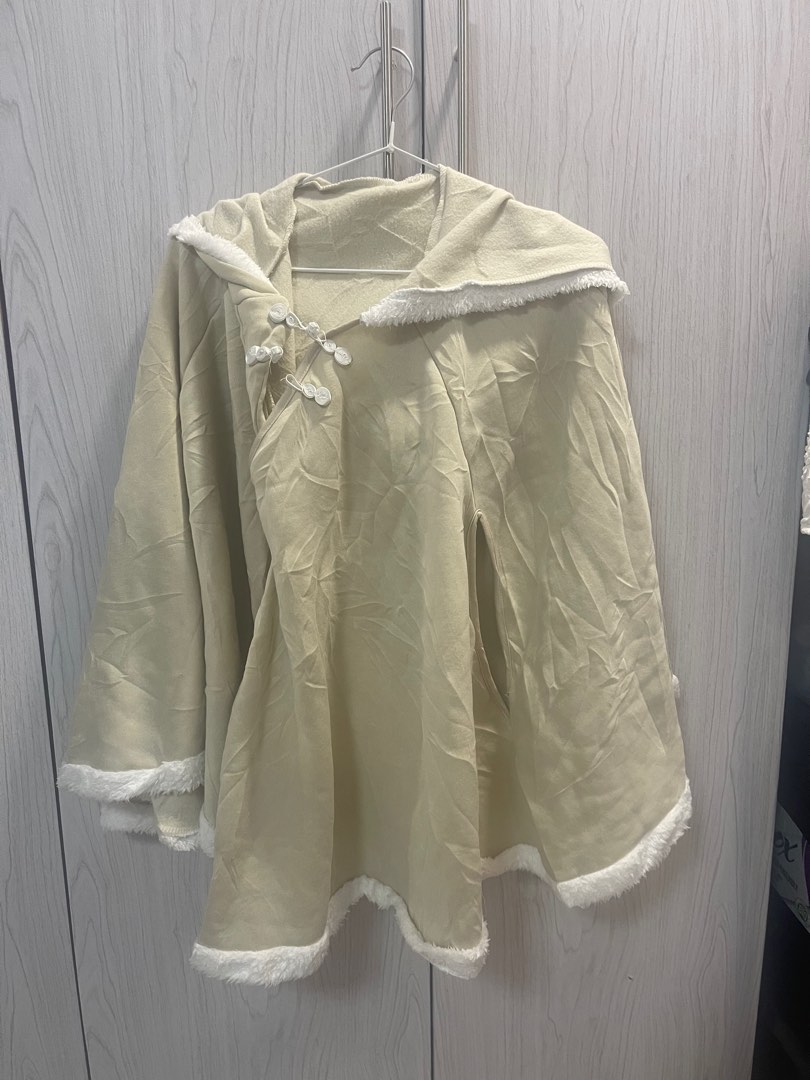 Beige Lolita Capelet with Faux Fur, Women's Fashion, Coats, Jackets and ...