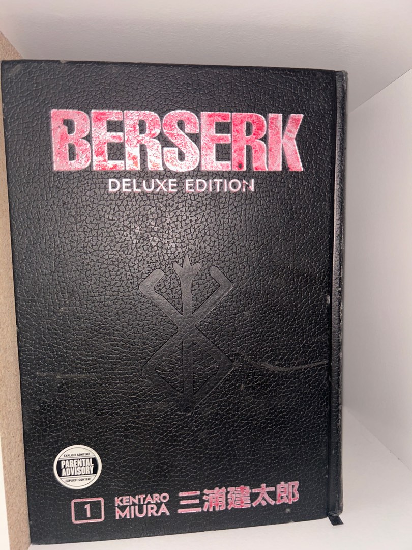 Berserk Manga Volume 1 Original Dark Horse Deluxe Edition, Hobbies ...
